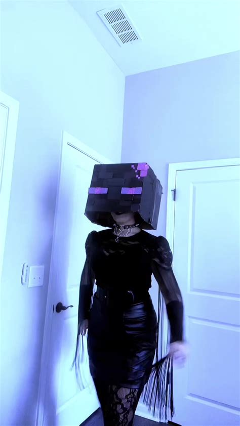 Enderman Minecraft Cosplay