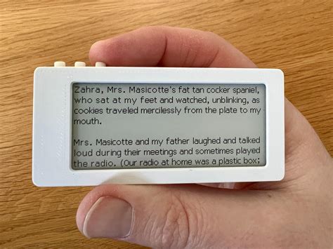 Hands On With Extremely Light Corogoo Pocket Reader Reink