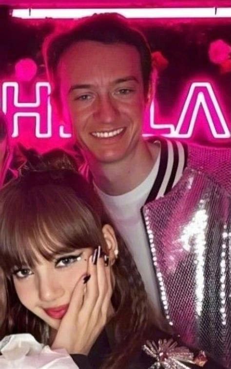 Lisa更新了一组泳装照后lisalisa新浪新闻