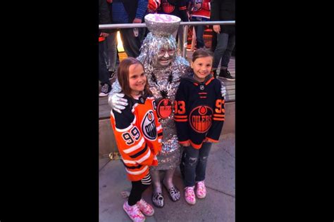 Oilers Superfan Dazzles As Mama Stanley St Albert News