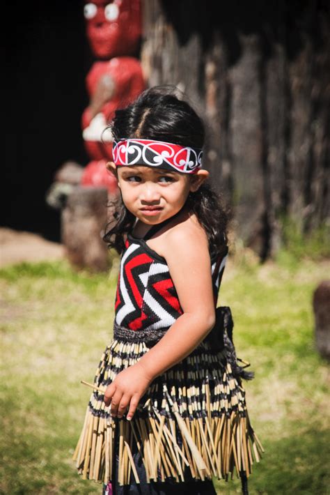 Little Maori Girl In Traditional Clothes Rotorua New Zea Flickr