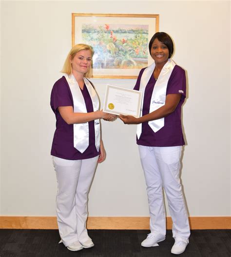 Dementia Care Practitioners Receive Certificates Bernews