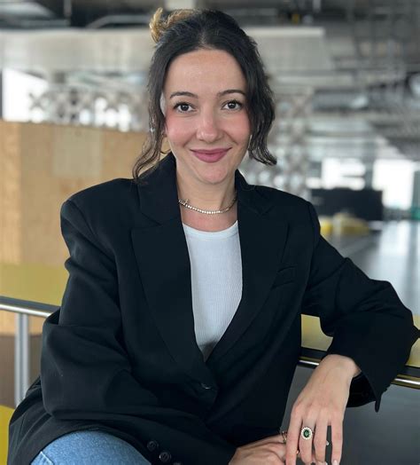 Yasemin Kiraz Bostancı Medium