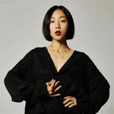 谢欣舞蹈剧场《一撇一捺》：用身体写字，用舞蹈说话作品