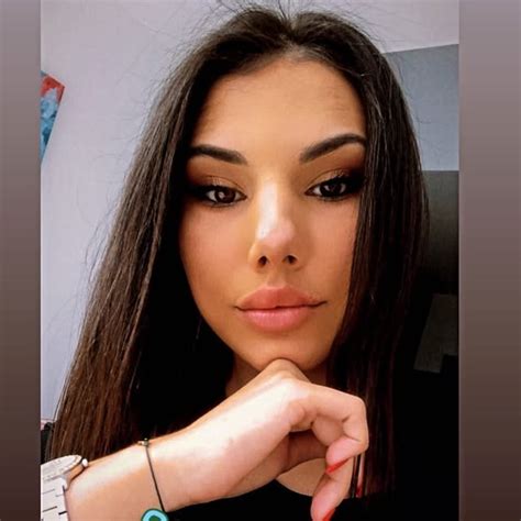 Stela Jeraj Stelajeraj • Threads Say More