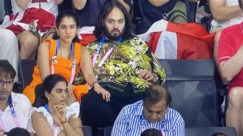 In Pics Mukesh Ambani Visits Disneyland Anant Ambani Radhika