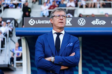 Kanerva Jatkaa Päävalmentajana Valmennusryhmä Uudistuu