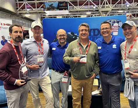 These Are The Women That Work At Dressel Divers