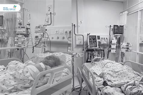 Hai Ch Em Nh P Vi N Trong T Nh Tr Ng Nguy K Ch V B Ph Ng H A B I Cha Ru T B Nh Vi N Nhi