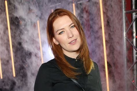 Debbi Je Někdy Přísná Macecha Zda Bude Mít Vlastní Děti Zůstává