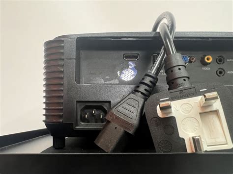 How To Fix Vertical Lines In Optoma Projectors Effective Fixes PointerClicker
