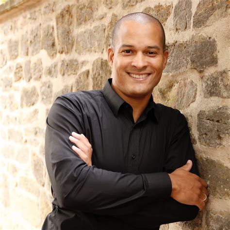 Stefan Luterman Horsko Pevanje Uz Pokret Kao Nova Dimenzija Umetnosti Visit Distrikt Novi Sad