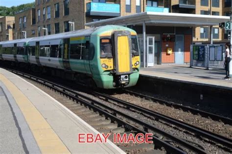 Photo Class 377 Set 377104 £185 Picclick Uk