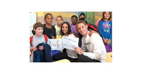 Couple Travels Us To Complete 50 Acts Of Kindess Popsugar Love And Sex