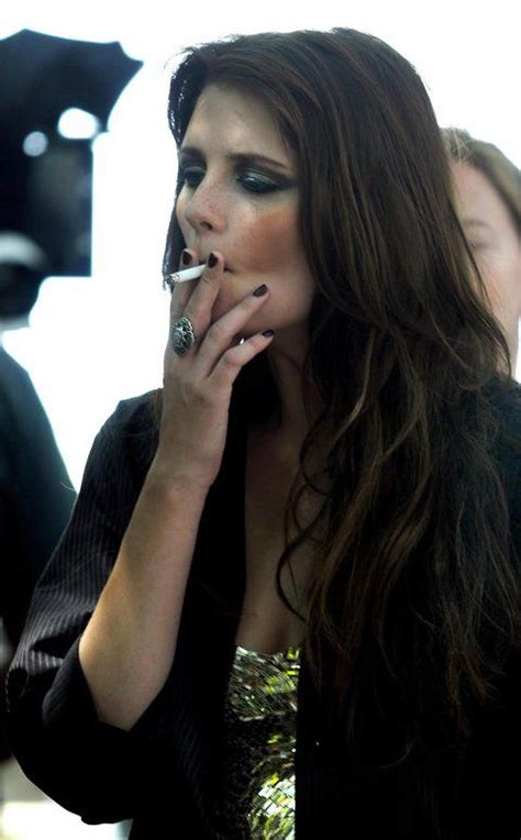 Misha Barton Rfemalecelebssmoking