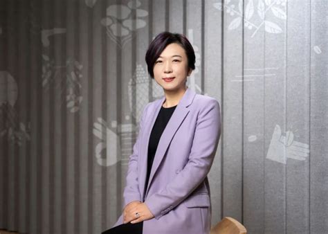 刘文娟 Molly Liu，正式上任星巴克中国ceo腾讯新闻