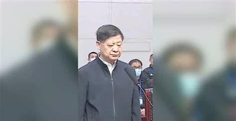 王富玉受贿4亿多被判死刑 全程低头斜视腾讯新闻