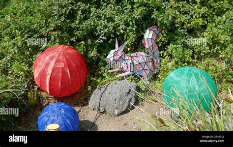 Los Angeles California Usa 27th October 2023 Squirrel And Balls For