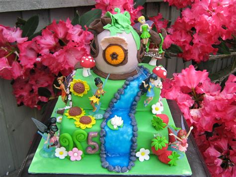 Tinkerbell And Pixie Hollow Friends