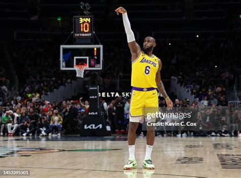 Lebron James Shoot Photos And Premium High Res Pictures Getty Images