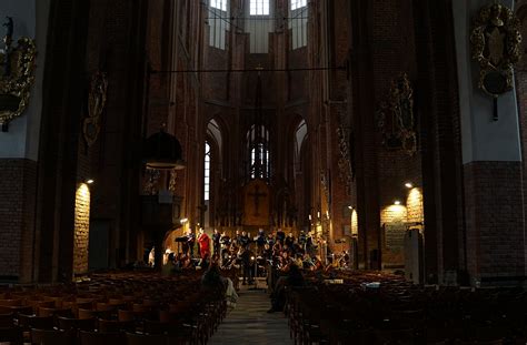 Diriģents Māris Sirmais Perta Un Makmilana Darbi Ir Mūslaiku Mūzikas Ikonas Lr3 Latvijas