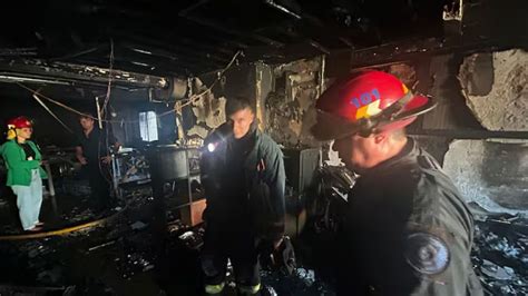 Función A Beneficio De La Revista Anfibia Perfil