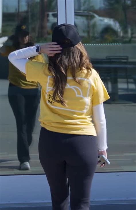 Kiss Her Ass R Pokimanethiccc