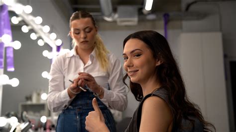 Otkrijte što Lana Ujević Telenta Jedino Mora Sama Napraviti Prije Dolaska Na Set O čemu Je Riječ