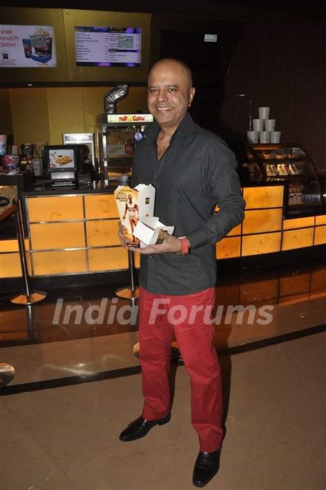 Naved Jaffrey Was Spotted Enjoying Popcorns At Roar Film Launch Photo 330008