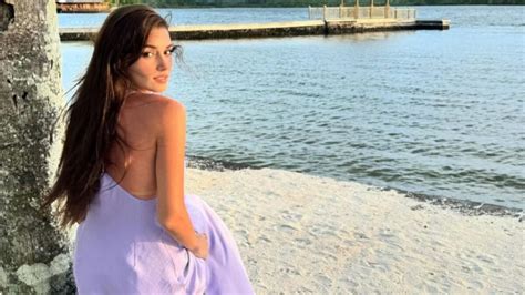 Hande Ercel è Un Sogno Con Il Total Look Firmato Balmain Foto