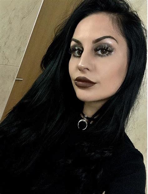 Sophia ‘petrou Scrolller