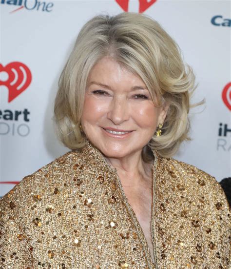 Martha Stewart Says Kissing A Stranger During Honeymoon Wasnt Unfaithful