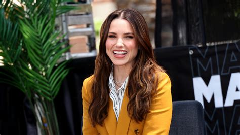Sophia Bush Publicly Comes Out As Queer For The First Time In Moving