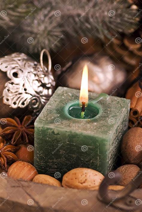 Luz De La Vela Con La Chuchería Imagen De Archivo Imagen De Ambiente Fondo 11742567
