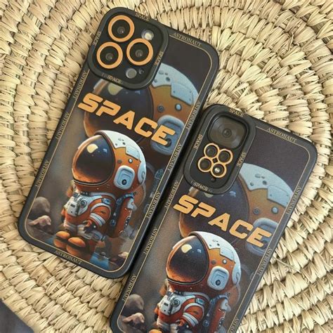 قاب آیفون بچه فضانورد