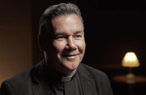 Fr Andrew Grace Kako Je Buntovni Mladić Postao Svećenik Radio Mir