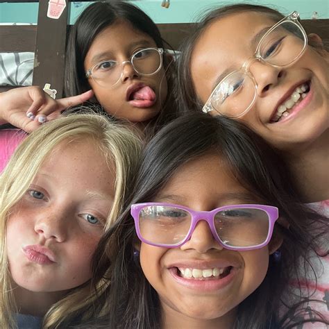 The 4 Girls🌸🧋 Youtube