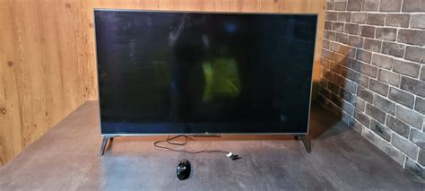 TelevisÃo Lg 50 Polegadas Funcionando Modelo 49uj7500 Acompanha Controle Remoto Reuzo