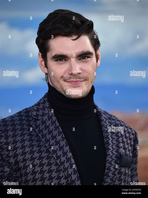 Rj Mitte At The Premiere Of Netflixs El Camino A Breaking Bad Movie