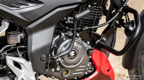 Bajaj Pulsar P150 Kickstarter Image Bikewale