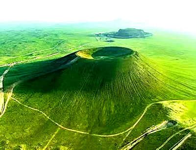 火山遇见金色草原 乌兰哈达火山群 乌兰察布之夜 辉腾锡勒金色草原 希拉穆仁草原 库布齐沙漠 纯享三日游 内蒙旅游 太原周边旅游线路