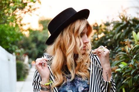 Ootd White Jeans And Wolf Tee Mr Kate