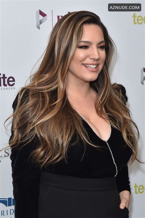 Kelly Brook Sexy Showed Off Her Cleavage At The Teens Unite Tales