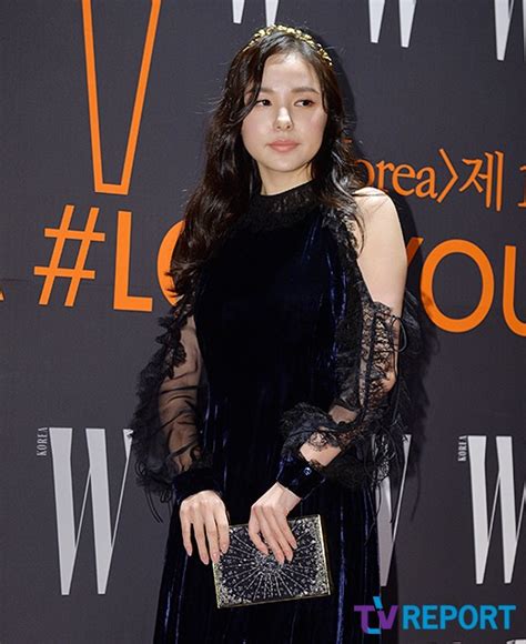 [방송][t포토] 민효린 가녀린 어깨라인 Ytn