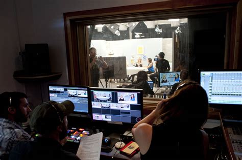 Walt Disney Lays Off About 80 From Maker Studios Wsj