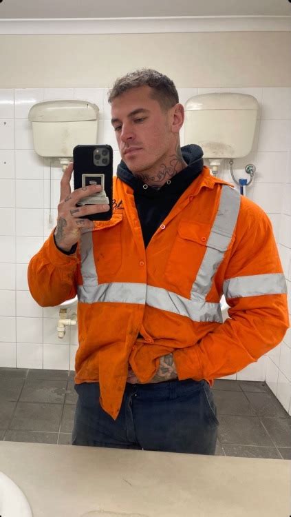 Locker Room Tradie Tumbex