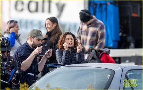 Euphoria Season 3 Set Photos Zendaya Films Solo Scenes For Hit