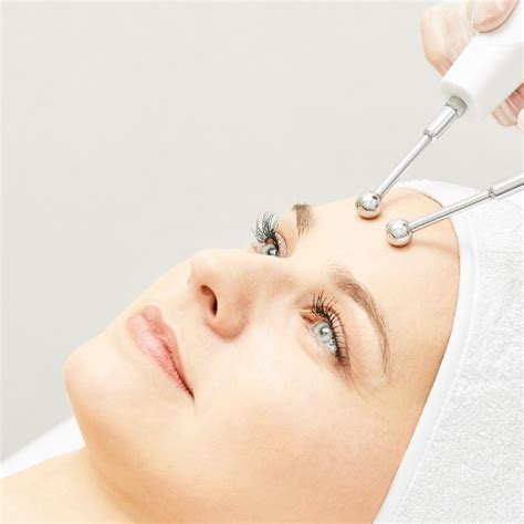 Microcurrent Facial For A Natural Facelift Zen Body And Skin