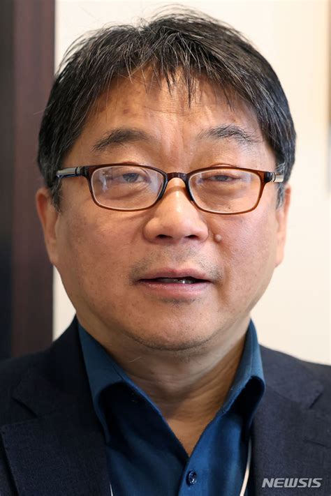 국립한글박물관 2024년 주요 업무계획 설명하는 김일환 관장