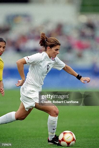 Mia Hamm Olympics Photos And Premium High Res Pictures Getty Images